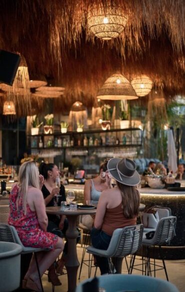 Bar Du Port Dubai: Seductive Waterfront Dining & Cocktails