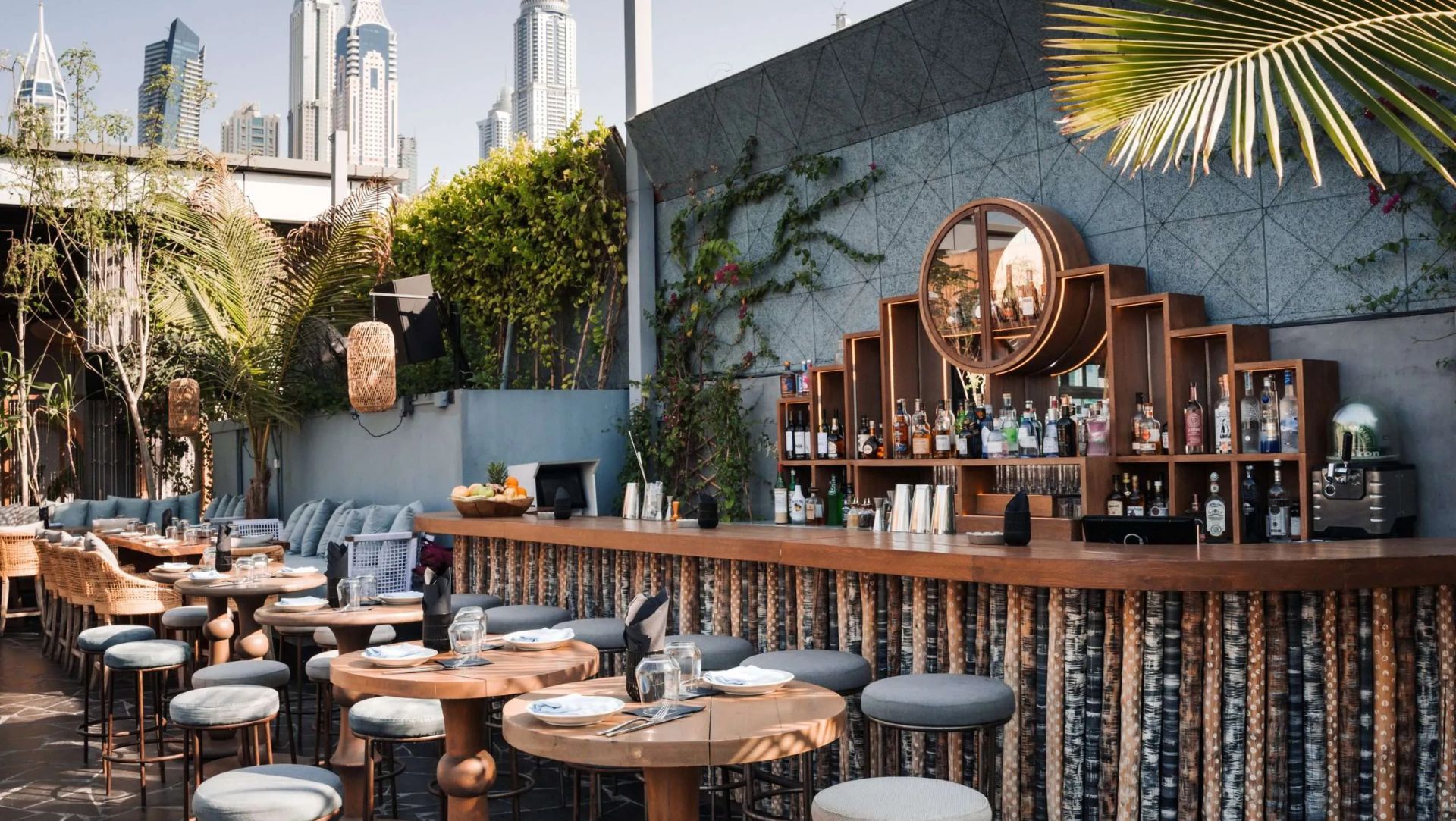 Bar Du Port Dubai: Seductive Waterfront Dining & Cocktails